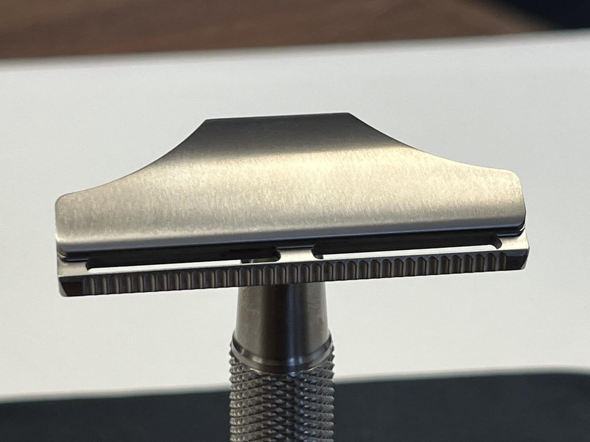 WR4-SB with WRH7 90mm handle - Brushed Titanium – Wolfman Razors